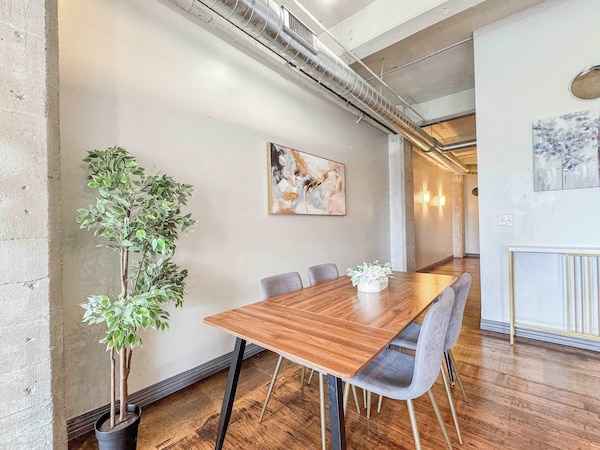 Elegant 3bd | Dt Dallas | Sleeps 12 | Free Parking - 達拉斯