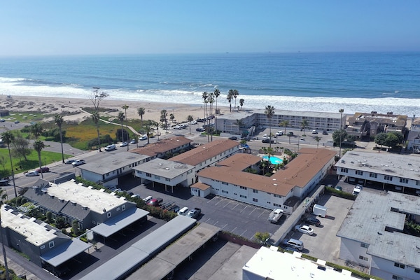 1 Bed Condo W/private Patio Steps From The Sand! - Carpinteria, CA