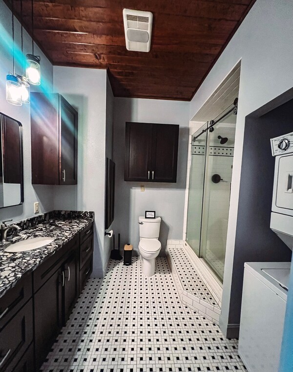 Spacious Luxury Condo In The Heart Of Downtown Hammond! - Hammond, LA