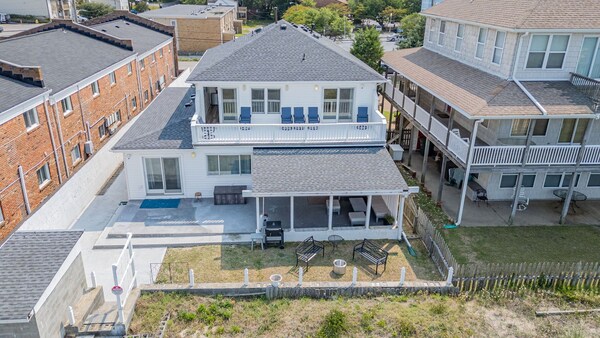 Oceanfront Cozy Beach Duplex - 漢普頓