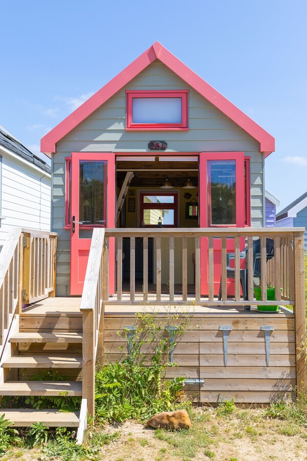 Completely Re-built Beach Hut On Mudeford Spit. - Mudeford