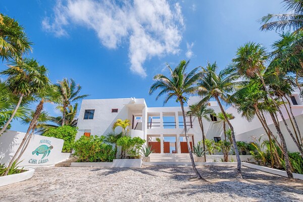 Award Winning And Modern Oceanfront Estate In Akumal, Mexico - Akumal