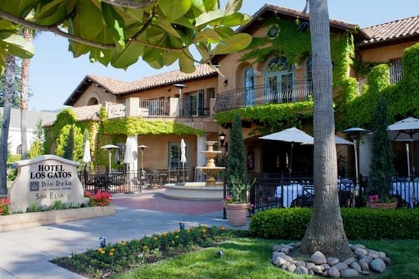 Relaxing Unit With Outdoor Pool, Balcony & Free Parking, Near Downtown - Boulder Creek, CA