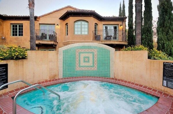 Peaceful Unit With Outdoor Pool, Balcony Free Parking In California - San José
