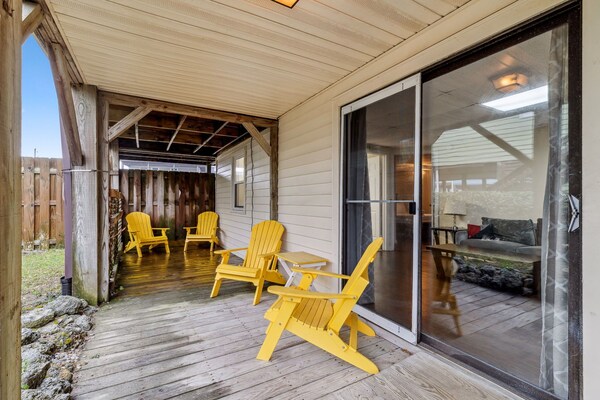 Steps To The Beach | Pet Friendly - Surf City, NC