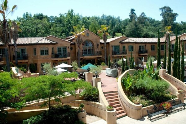 2 Luxury Room With Pets Allowed, Pool & Free Parking In Silicon Valley - Boulder Creek, CA