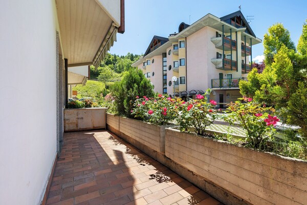 Apartamento 'Cuore Di Comano' Con Vistas A La Montaña, Terraza Privada Y Balcón - Comano