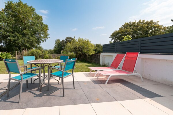 Cottage 'Le Chant Des Oiseaux' With Private Terrace, Shared Garden And Wi-fi - Morbihan
