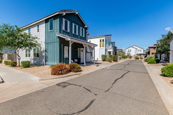Modern 3br Home In Goodyear  Stylish, Spacious & Family-friendly! - Goodyear, AZ