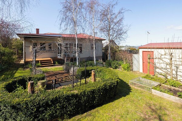 Charming Fig Tree Cottage With Wifi & Parking - Devonport