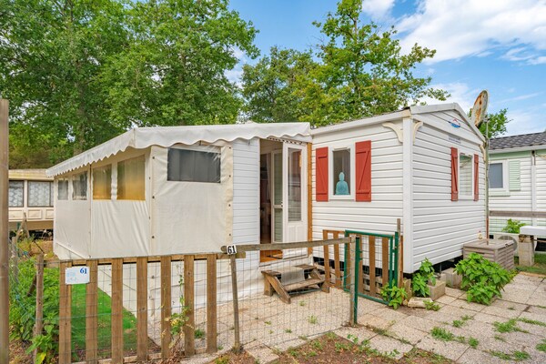 Mobile Home 'Mh 61 La Tremblade' Avec Piscine Partagée, Terrasse Privée Et Climatisation - La Tremblade