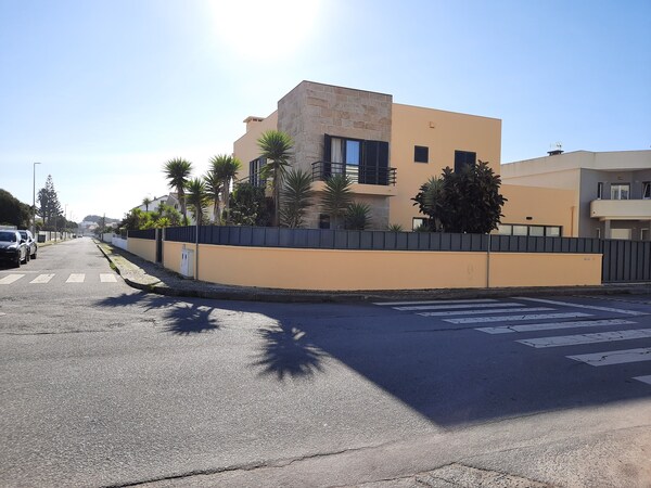 House Esposende -12 Pax, Swimming Pool, Beach 100m Away - Esposende