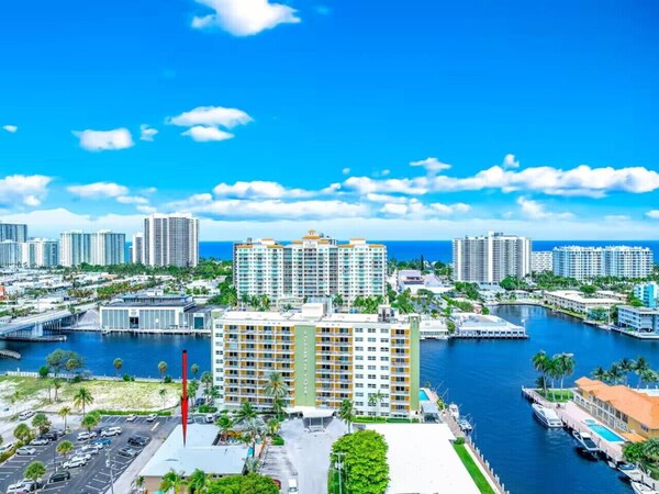 Tropical Paradise + Pool & Patio - Fort Lauderdale