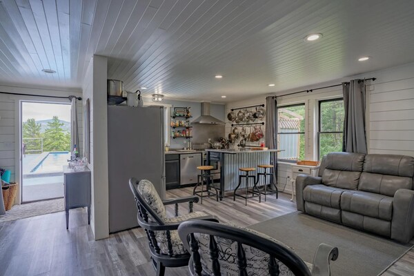 Luxury Poolside Suite With Stunning Mountain Views + Vip Hot Tub - Maine