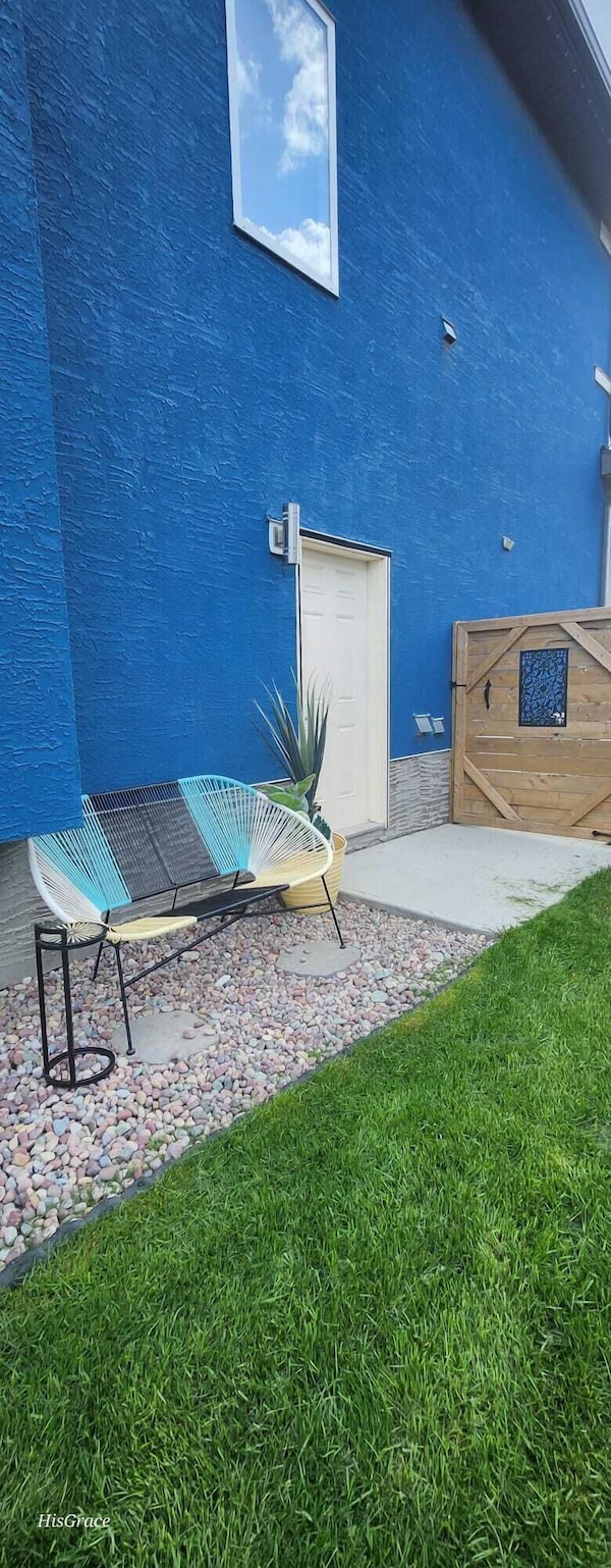 Immaculate Guest Suite In Airdrie - アルバータ