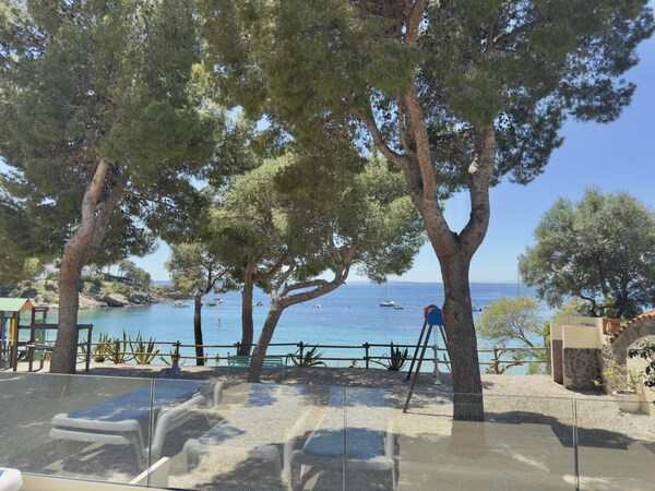 A13. Wonderful Sea Views, Big Terrace And Parking - Roses