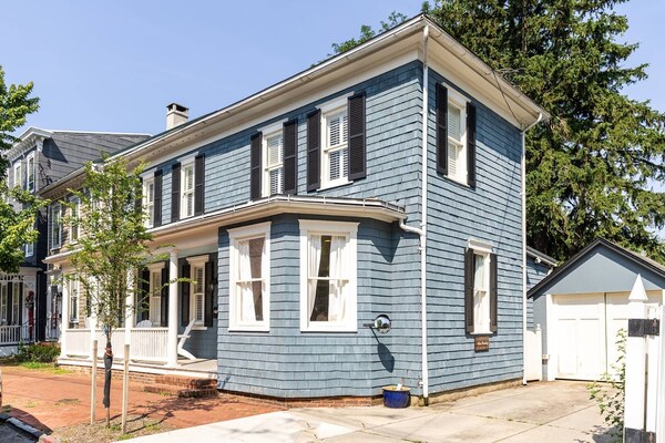 Spacious Historic Home With Private Parking In The Heart Of Downtown Annapolis - Annapolis, MD