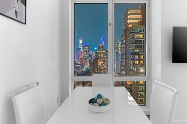 Ultra Luxury 1-bedroom With Breathtaking Views - Central Park Zoo, New York