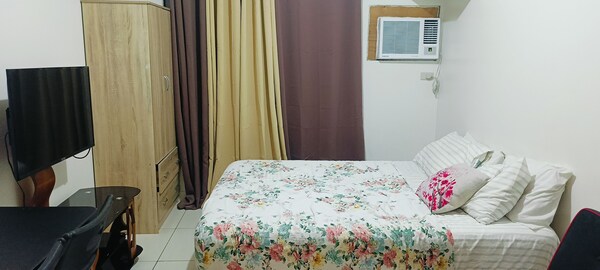 Aqua Cainta Resort Homestay - Talisay