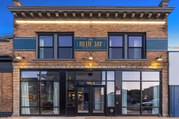2 Private King Suites  Downtown Gr Getaway - Grand Rapids, MI