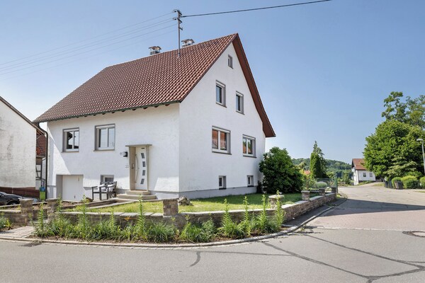 Ferienhaus 'Joanna' Mit Privatem Garten, Balkon Und Wi-fi - Albstadt
