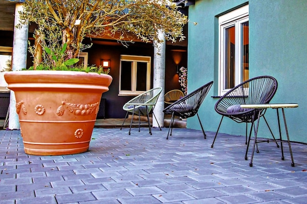 Exclusive Junior Suite With Covered Terrace In Friedrichshafen - Friedrichshafen