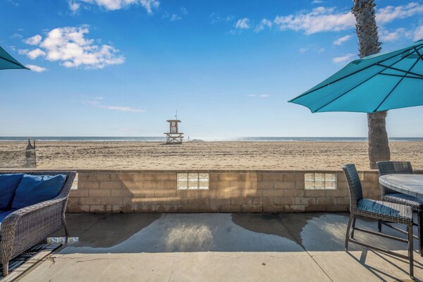 Oceanfront 3-bedroom Home With Private Patio - Costa Mesa, CA