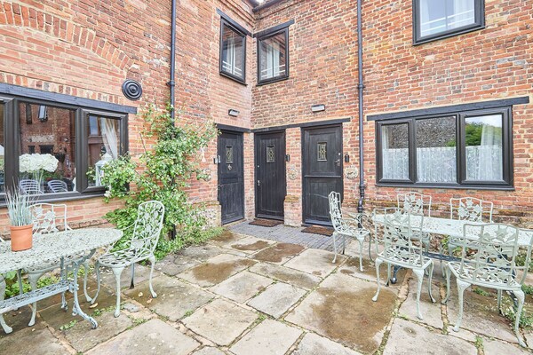Host & Stay | Granary Barn - Fakenham