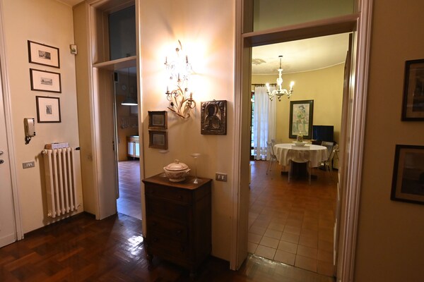 Villafrancesca Beb In Grumello Del Monte: Elegant With Park And Seasonal Pool - Lombardy