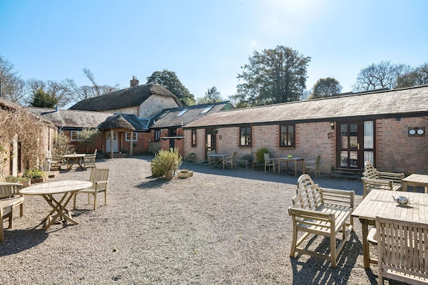 Cottage In West Dorset - Smugglers Barn - Lyme Regis