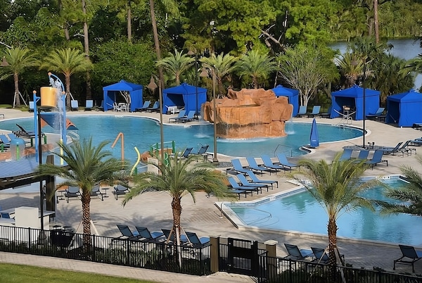 Theme Park Vacay! 2 Units Near Disney Springs, Onsite Swimming Pools! - Lake Buena Vista, FL