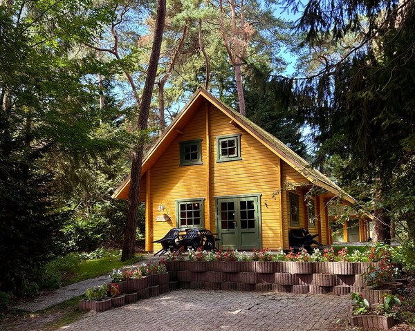 Cozy Swedish Group Home In Forest With Private Parking - Zeist