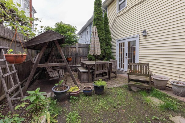 Kendall Sq 3br Home With Parking - 埃弗里特