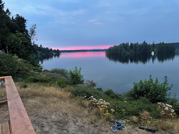 Adorable 2-bedroom Cabin In Anderson Island - Gig Harbor, WA