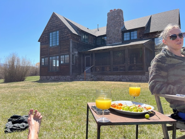 The Trout House Is A River Front 3-bedroom House In Marvelous Wise River Mt - Anaconda, MT