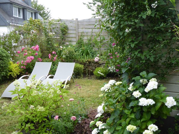 Pretty Cottage With Wifi By The Sea - Bretagne