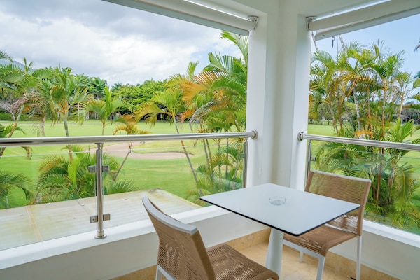 Cozy 1-bedroom Apartment With Awesome Golf View, Wi-fi, Ac & Balcony - Puerto Plata