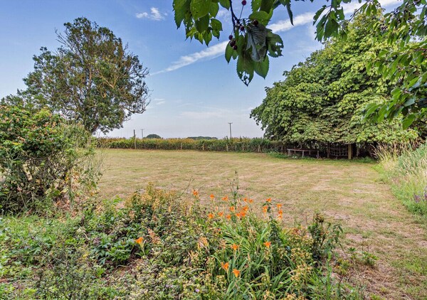 Well House - Four Bedroom House, Sleeps 8 - Aldeburgh