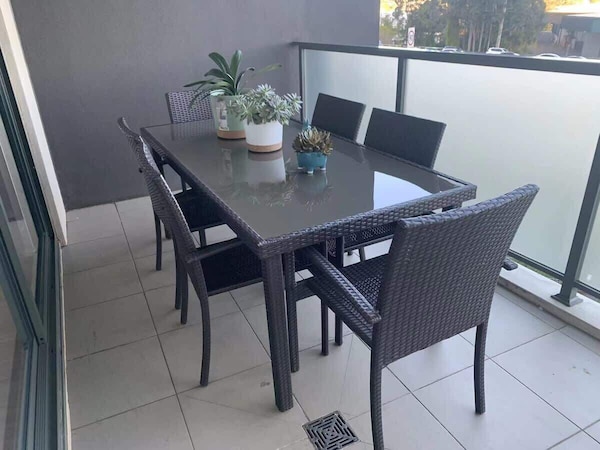 Spacious 3 Bedroom Apt Lift Access Near Parramatta - Castle Hill