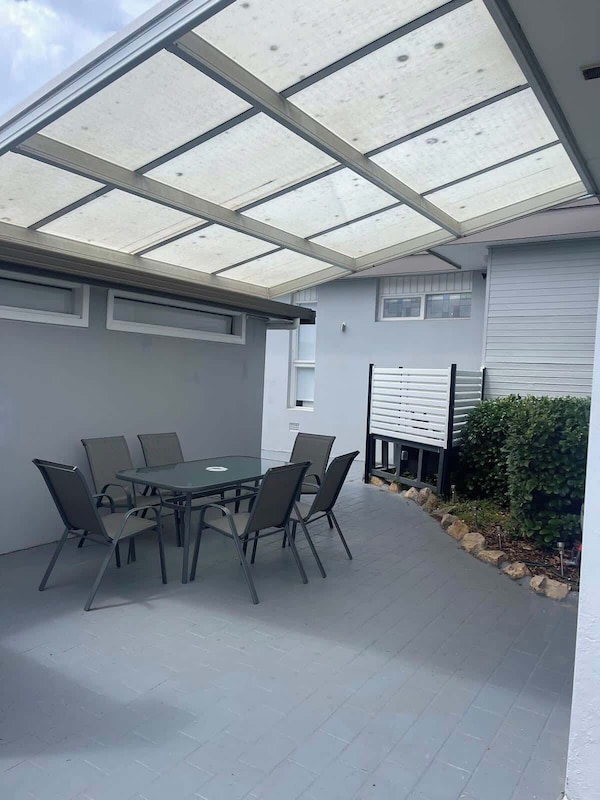 Sydney Moorebank 4 Bed House, Close Liverpool - Fairfield