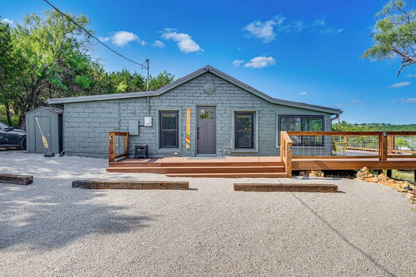 Lake View + Huge Deck: Cozy Possum Kingdom Retreat - Sandy Beach, TX