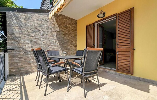 Stunning Home In Novigrad With Wifi - Novigrad