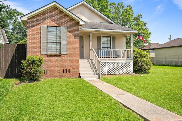 10 Mins To Tiger Stadium! South Burbank Bungalow - Baton Rouge, LA