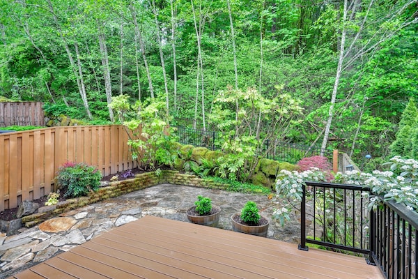 A House On Catalina\n3-bedroom Townhome In Tigard, Or W/ Ac, Wifi, Patio & Grill - Wilsonville, OR