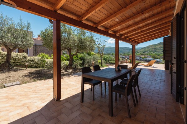 Apartment With Large Outdoor Space Available - Paestum