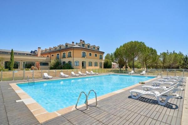 Serene Room With Stunning Views Near World Heritage áVila - Pelayos de la Presa