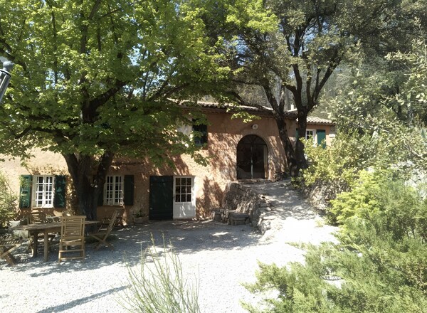 Maison De Vacances 'Gîte à Lorgues' Avec Terrasse Et Jardin Privés - Var