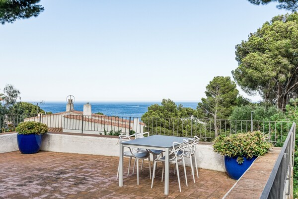 Villa 'Sant Genís' Con Vistas Al Mar, Piscina Privada Y Wi-fi - Costa Brava