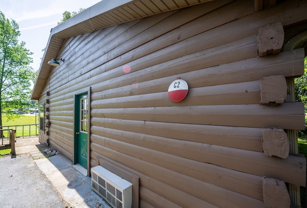 Cabin 2 At Fishtale Lodge - Kentucky Lake