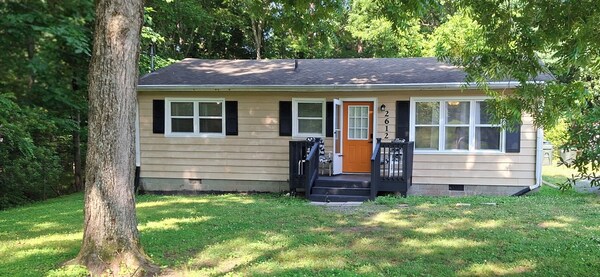 Cozy Culdesac 3-bedroom Home \N4 Beds, Sleeps 6 - Chapel Hill, NC